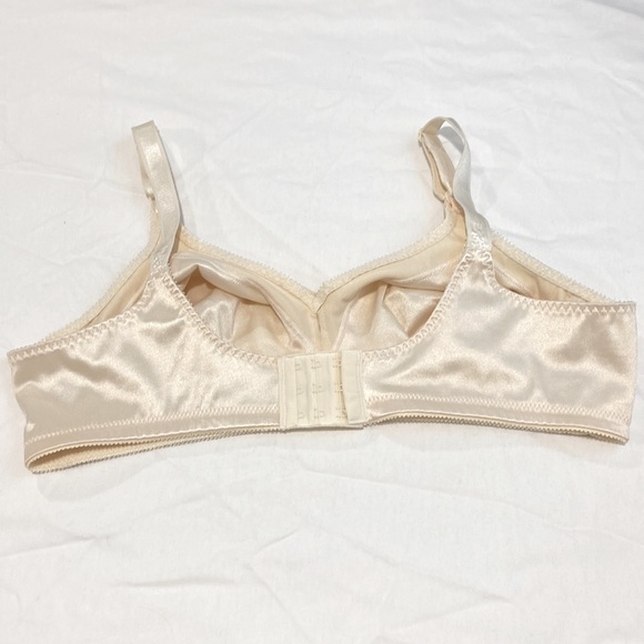 Bali | Intimates & Sleepwear | Vintage Bali Wire Free Bra Women Plus ...